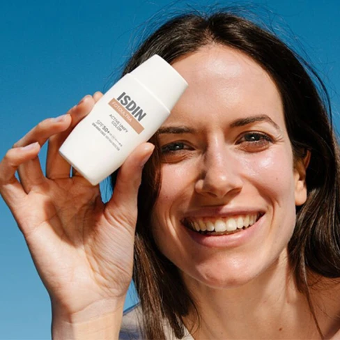 Isdin Fotoultra 100 Active Unify Fusion Fluid Color SPF 50 + SweetCare ...