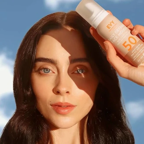 Evy Technology Daily Defense Face Mousse SPF50 Blue Light/DNA High SPF ...