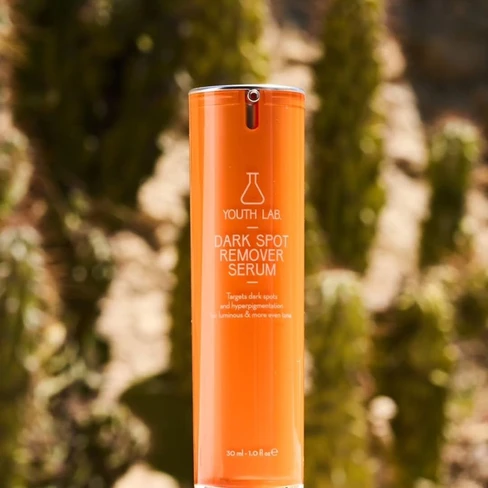 Youth Lab Brightening Vit-C Sérum Antimanchas Pele Luminosa - SweetCare ...