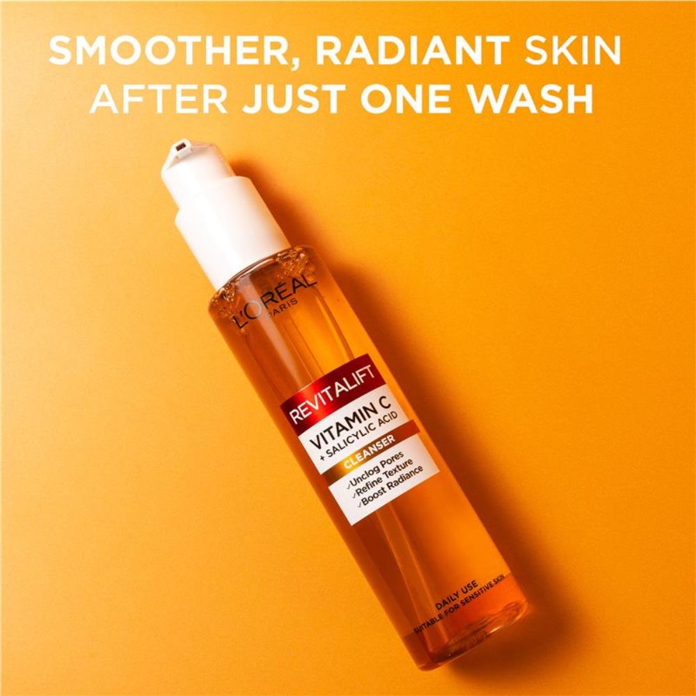 L'Oréal Paris Revitalift Clinical Vitamin C + Salicylic Acid Cleaning ...